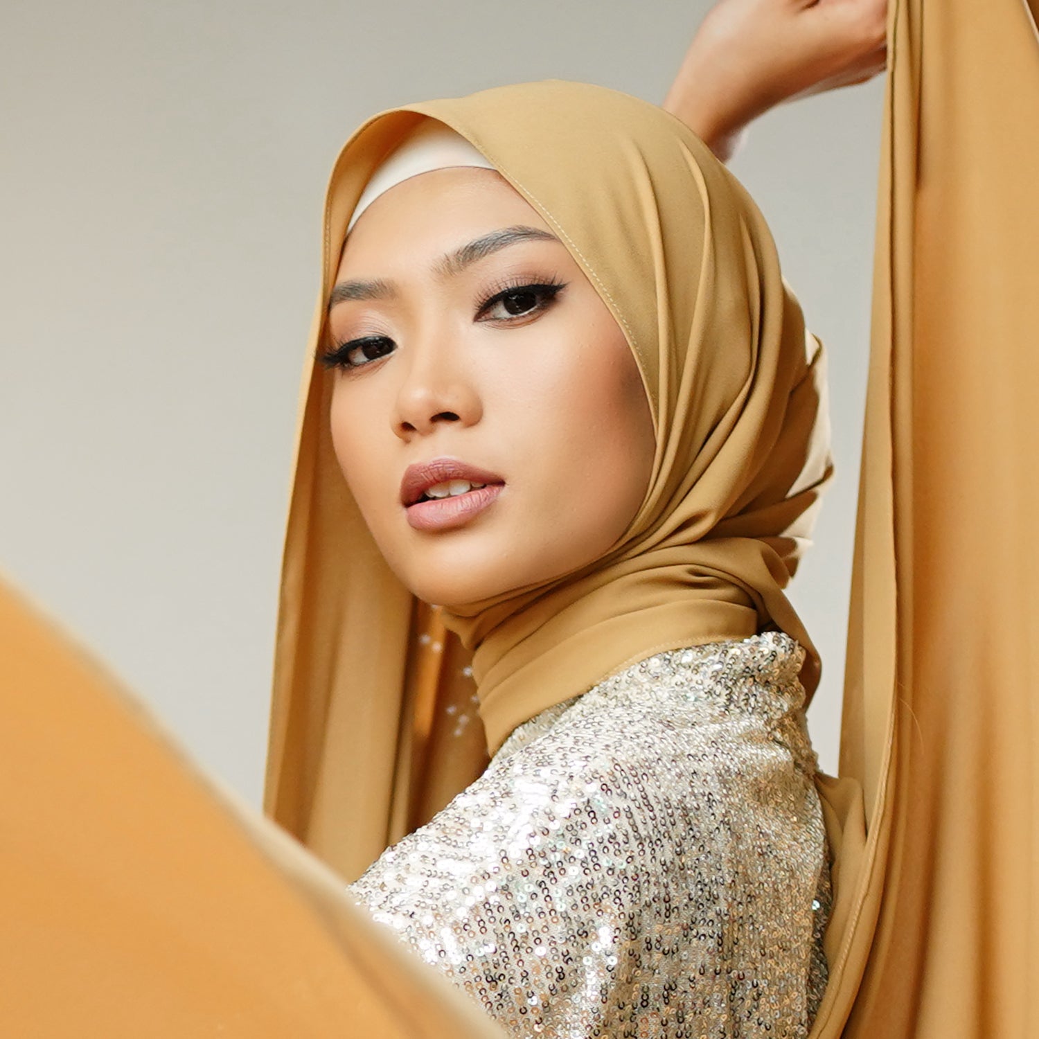 Buy Heavy Chiffon & Premium Satin Silk Shawl Online | Cakenis