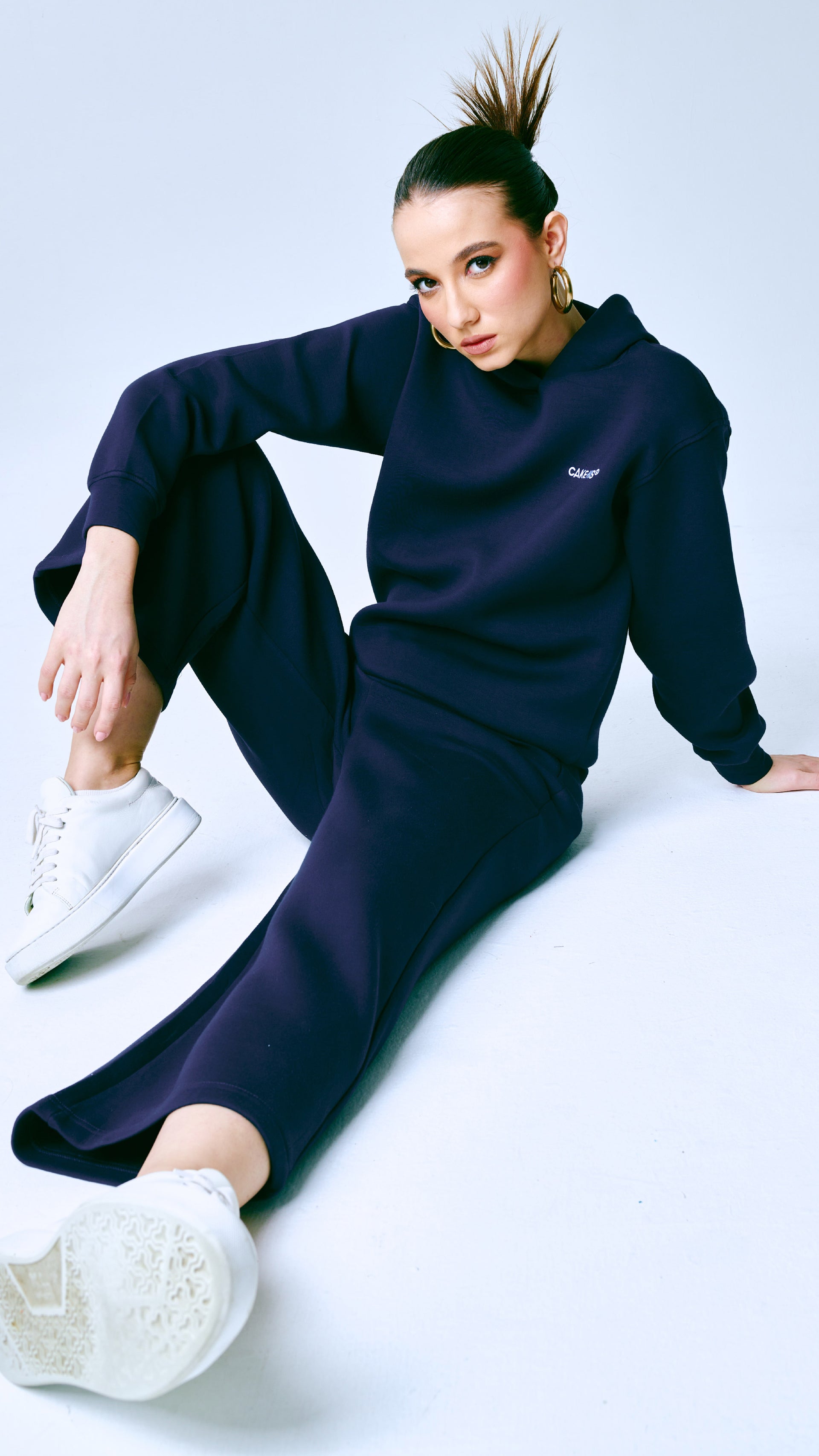 Cakenis | Online Fashion | Scarves | Shapewear