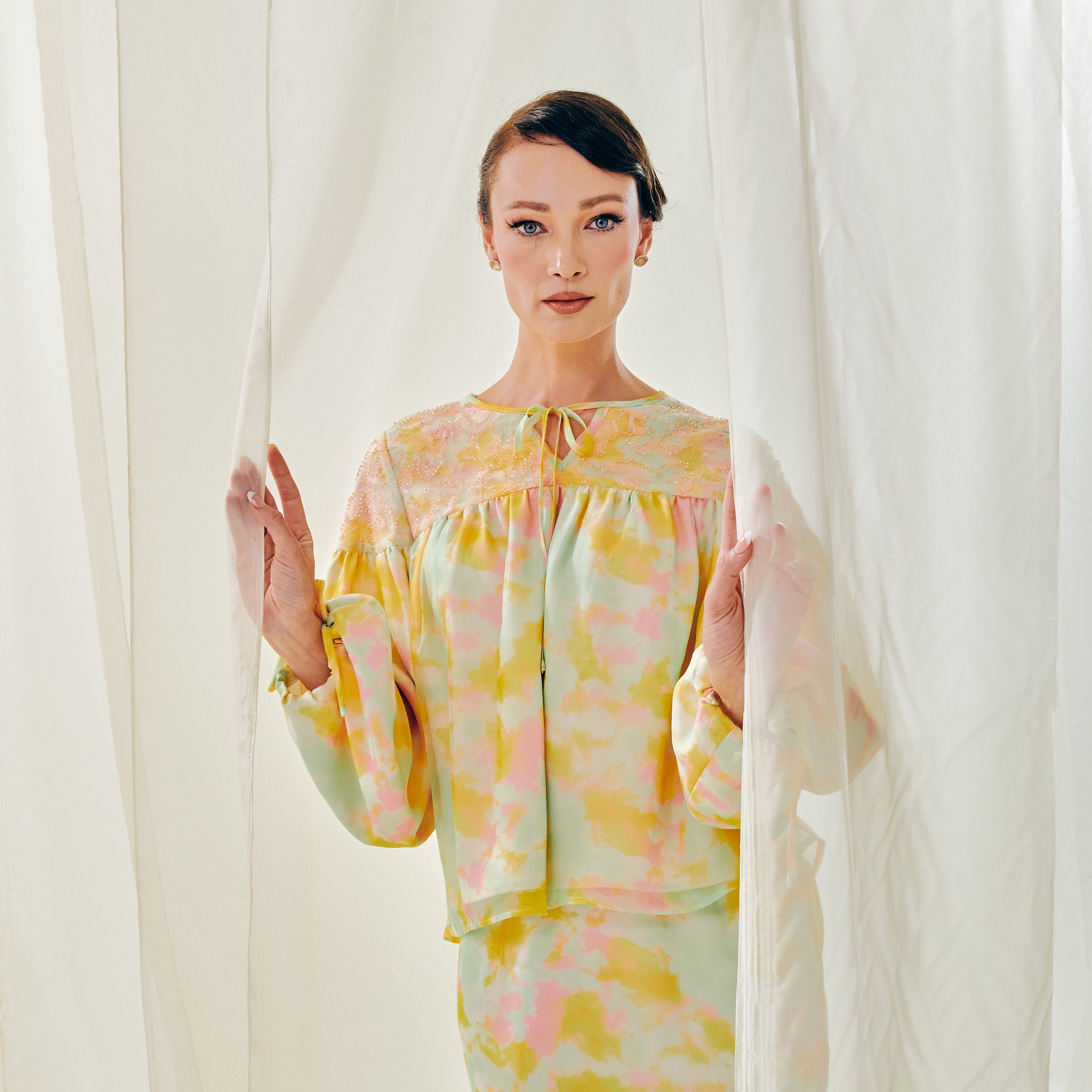 CAKENIS RAYA MELATI IN YELLOW – Cakenis